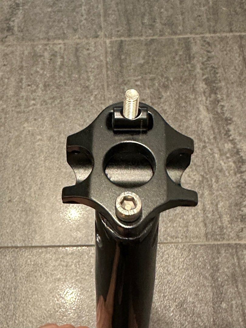 Carbon gloss seatpost 27.2 x 400mm length lightweight 160g only, Sports Equipment, Bicycles ...