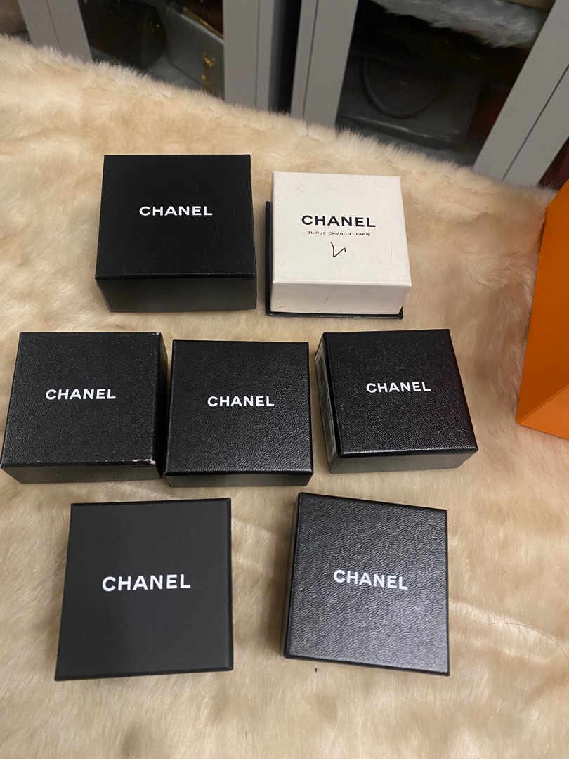 Chanel small box, Women's Fashion, Jewelry & Organizers, Accessory ...