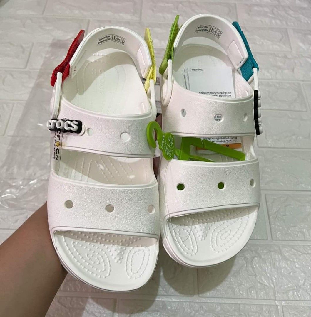 Crocs W9, Women's Fashion, Footwear, Sandals on Carousell