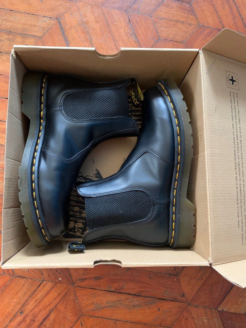Doc Martens Chelsea Boots, Men's Fashion, Footwear, Boots on Carousell