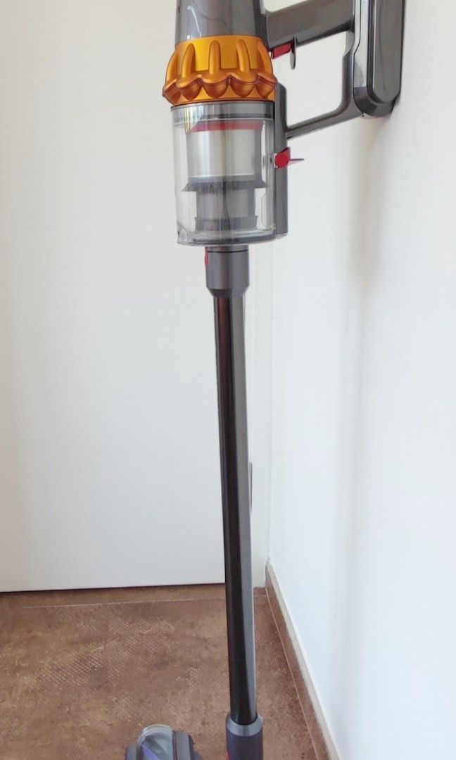 Dyson V15 Detect Total Clean, 家庭電器, 吸塵機 ＆ 家居清潔電器 - Carousell