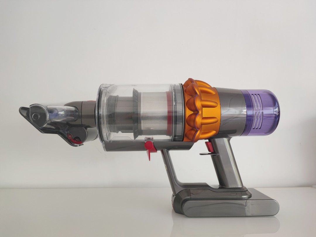 Dyson V15 Detect Total Clean, 家庭電器, 吸塵機 ＆ 家居清潔電器 - Carousell
