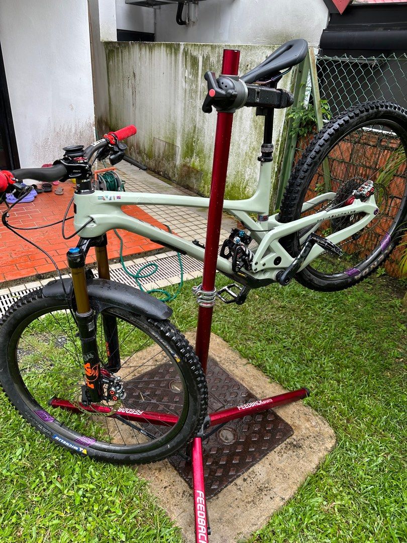 Evil Following V3 SizeM- cutom build without wheels, Sports Equipment ...