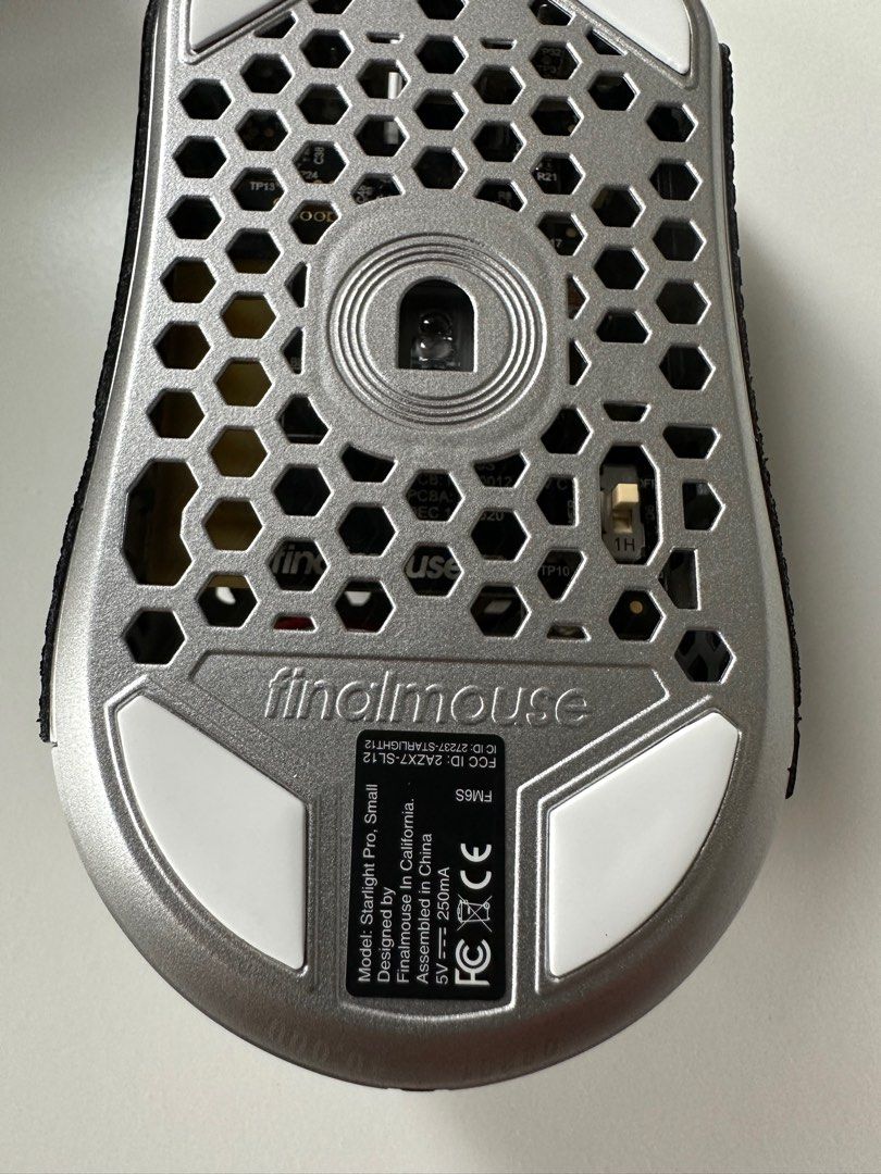 Finalmouse Starlight Pro Tenz Small, Computers & Tech, Parts ...