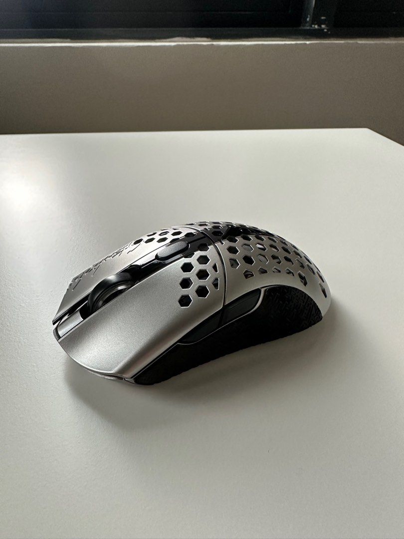 Finalmouse Starlight Pro Tenz Small, Computers & Tech, Parts ...