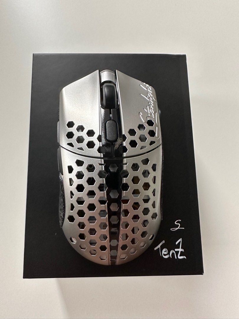 Finalmouse Starlight Pro Tenz Small, Computers & Tech, Parts ...