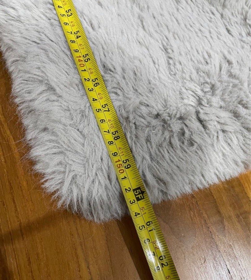 Furry Snow carpet original $300 now selling $50, Furniture & Home ...