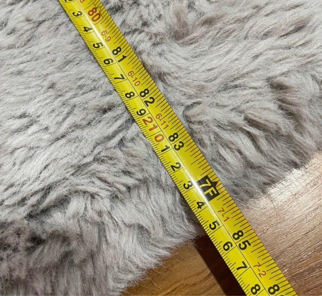 Furry Snow carpet original $300 now selling $50, Furniture & Home ...