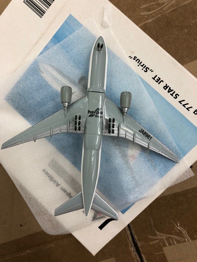 Herpa JAL B777, Star Jet Sirius 1:500, 興趣及遊戲, 收藏品及紀念品, 古董收藏 - Carousell