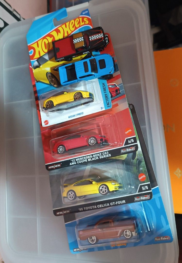 Hot wheels set of 6 on Carousell