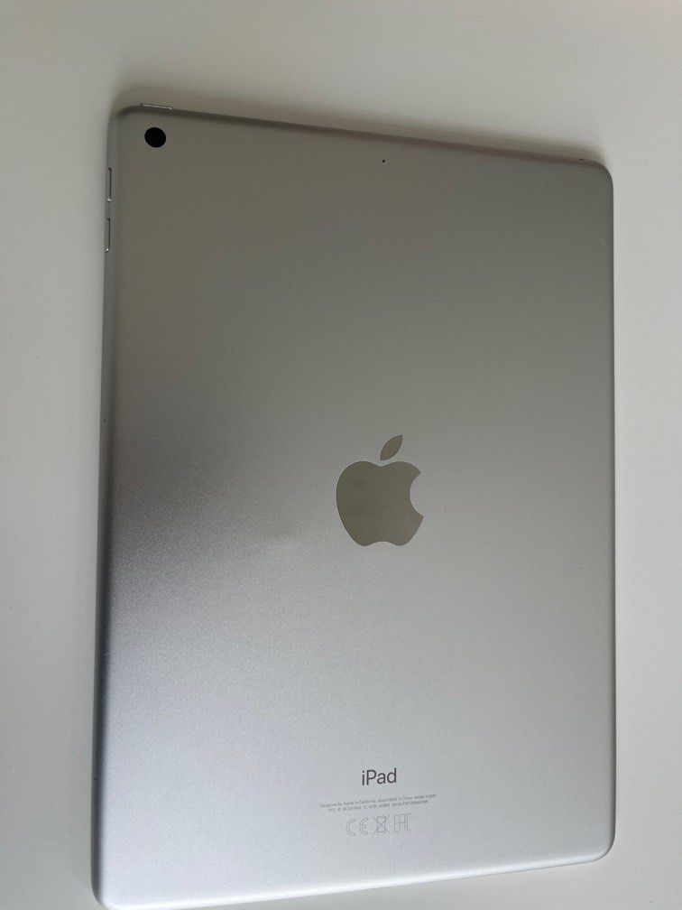 Ipad (6th generation), Mobile Phones & Gadgets, Tablets, iPad on Carousell