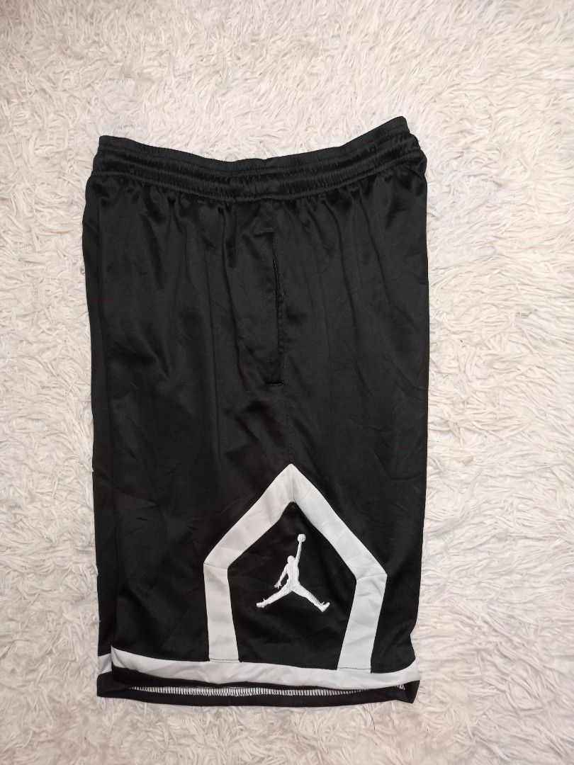 Jordan Good as new, Men's Fashion, Bottoms, Shorts on Carousell
