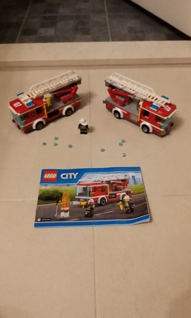 Lego 60107 Fire Ladder Truck X 2架, 興趣及遊戲, 玩具 & 遊戲類 - Carousell