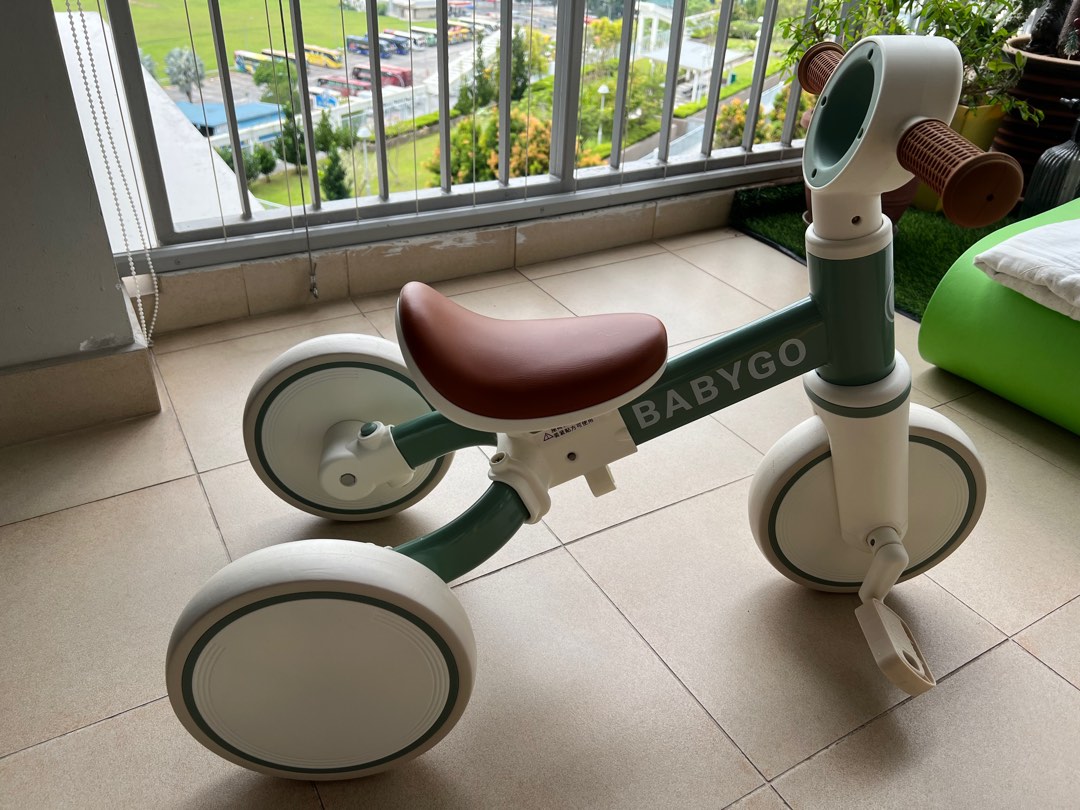 Little bike suitable for 2-5 years old, Hobbies & Toys, Toys & Games on Carousell