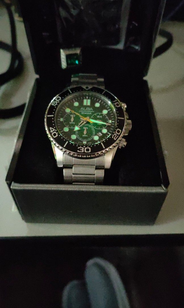 Metal Original watch box with Brand, Men's Fashion, Watches ...