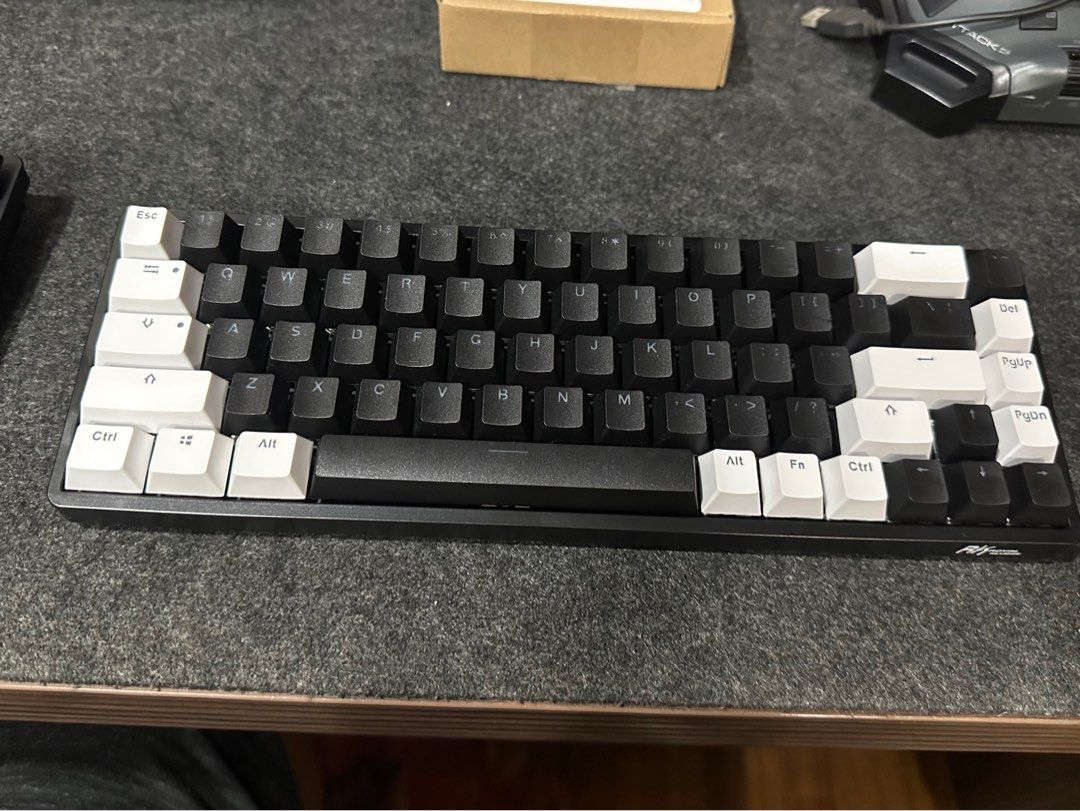 [MODDED] Royal Kludge RK68 Gateron Black Switch Keyboard, Computers ...