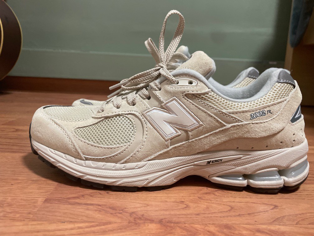New Balance 2002R Cream, Men's Fashion, Footwear, Sneakers on Carousell