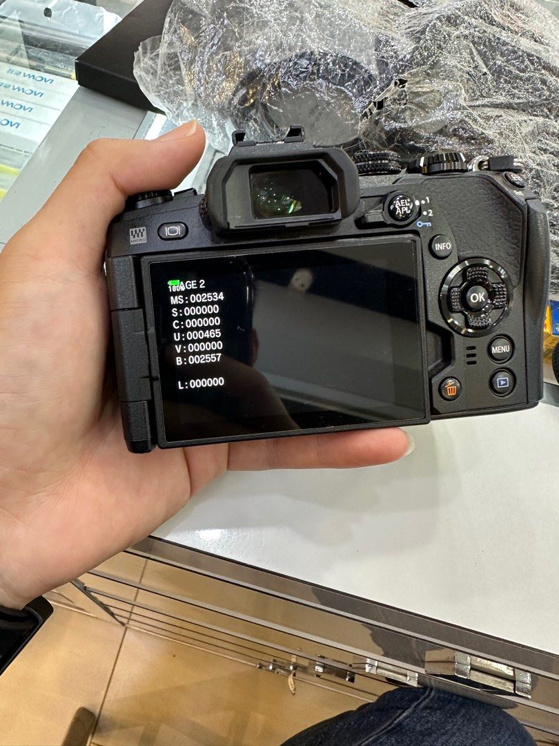 Olympus EM1 Mark II Body (SC:2600 only), Photography, Cameras on Carousell