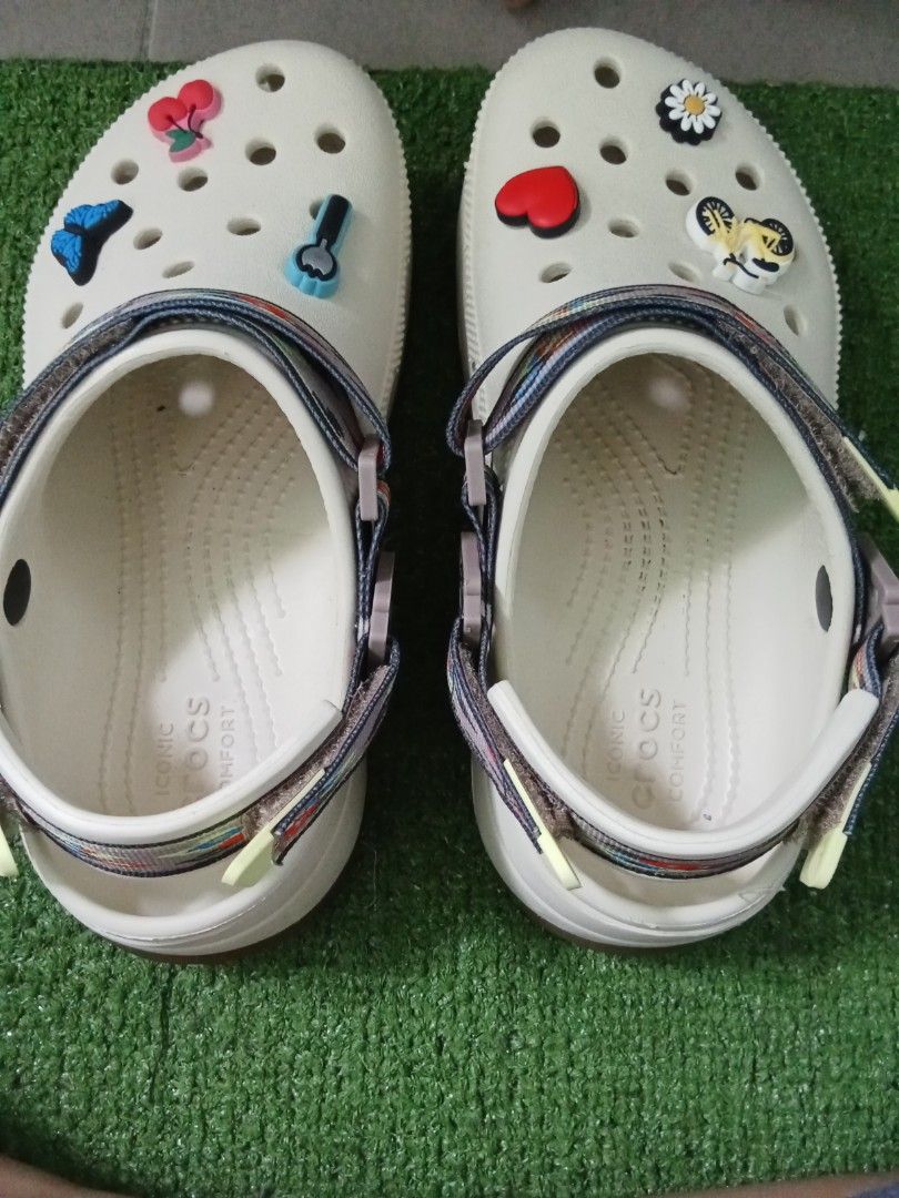 Pattern Crocs Woman, Women's Fashion, Footwear, Flats on Carousell