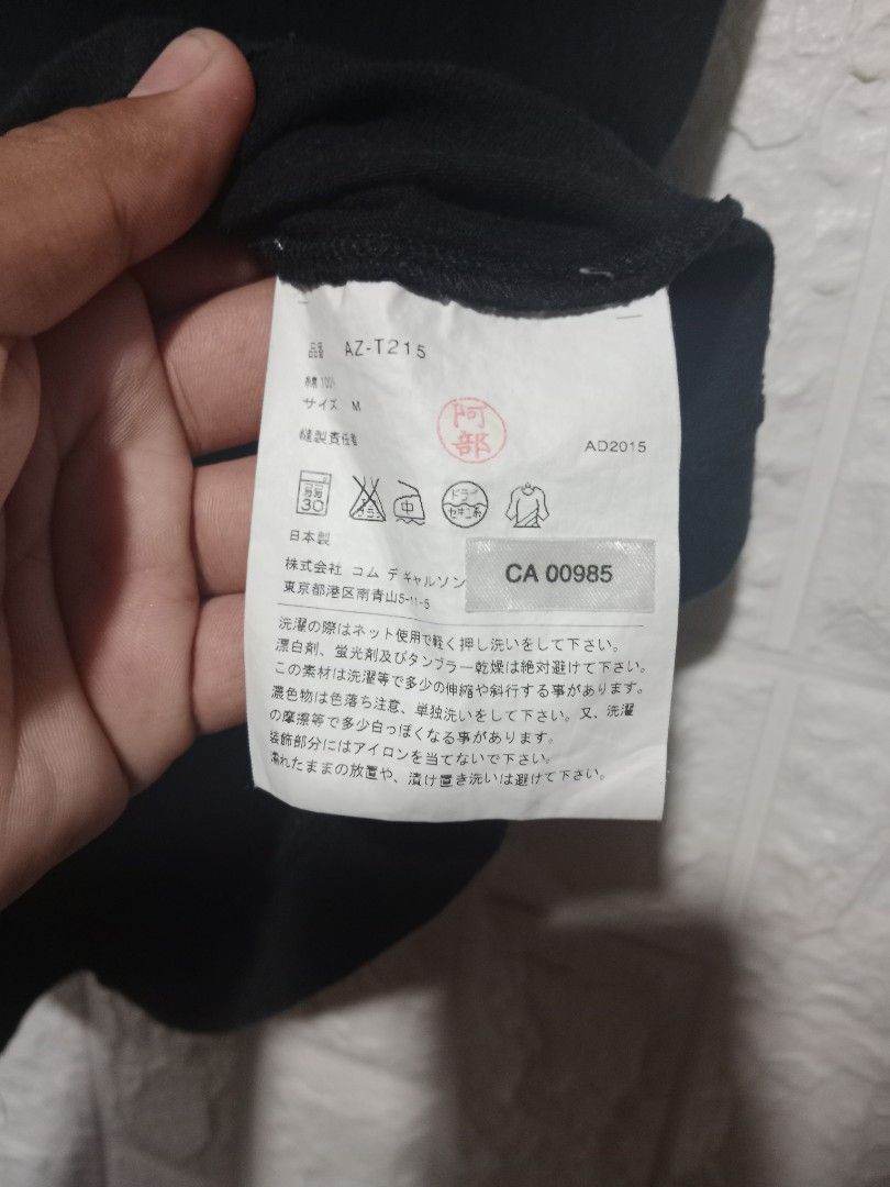 PLAY CDG GOLD LOGO, Men's Fashion, Tops & Sets, Tshirts & Polo Shirts ...