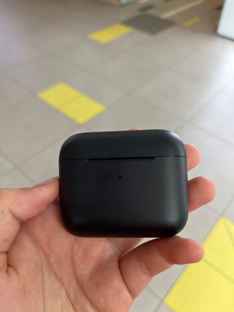 Razer EarPods selling for $40, Audio, Earphones on Carousell