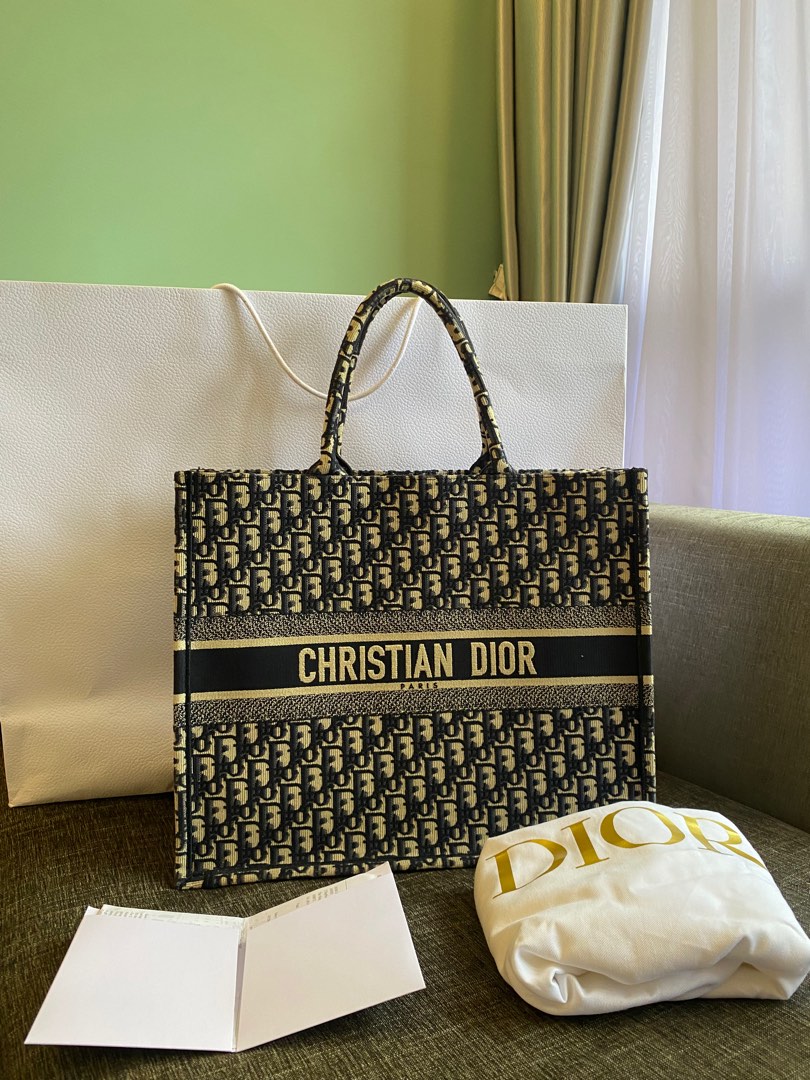 *Receipt* Christian Dior Book Tote Large Size Year 2021, Luxury, Bags ...
