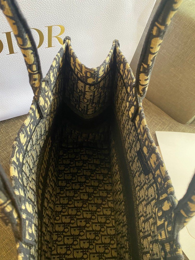 *Receipt* Christian Dior Book Tote Large Size Year 2021, Luxury, Bags ...