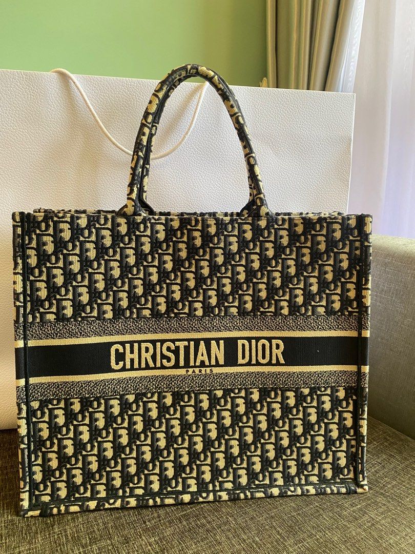 *Receipt* Christian Dior Book Tote Large Size Year 2021, Luxury, Bags ...