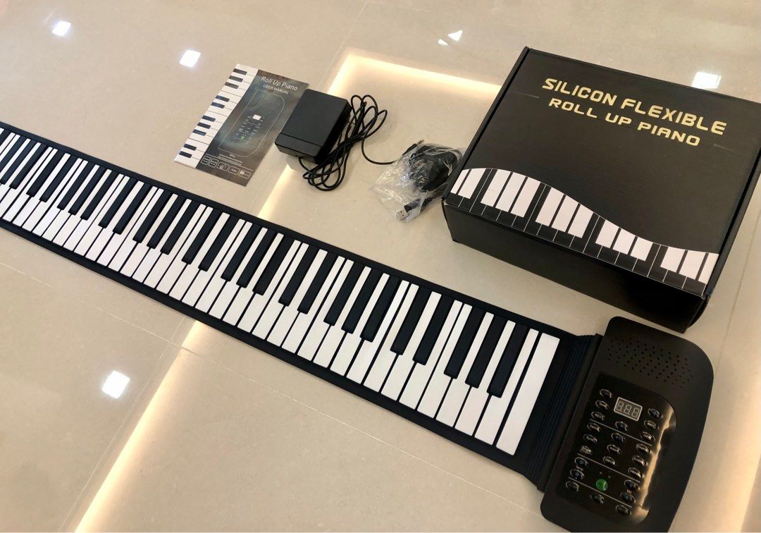 Roll up portable piano 88 keys - silicon flexible, Hobbies & Toys, Music & Media, Musical ...