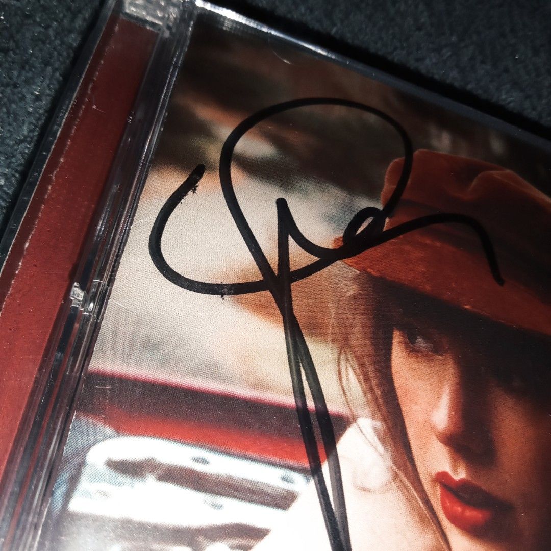 (Signed) Taylor Swift CD - Red (Taylor's Version), Hobbies & Toys ...