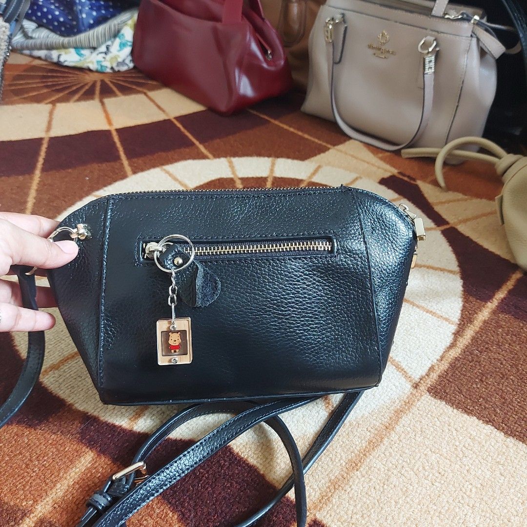 Sling Kulas Jon Louis, Fesyen Wanita, Tas & Dompet di Carousell