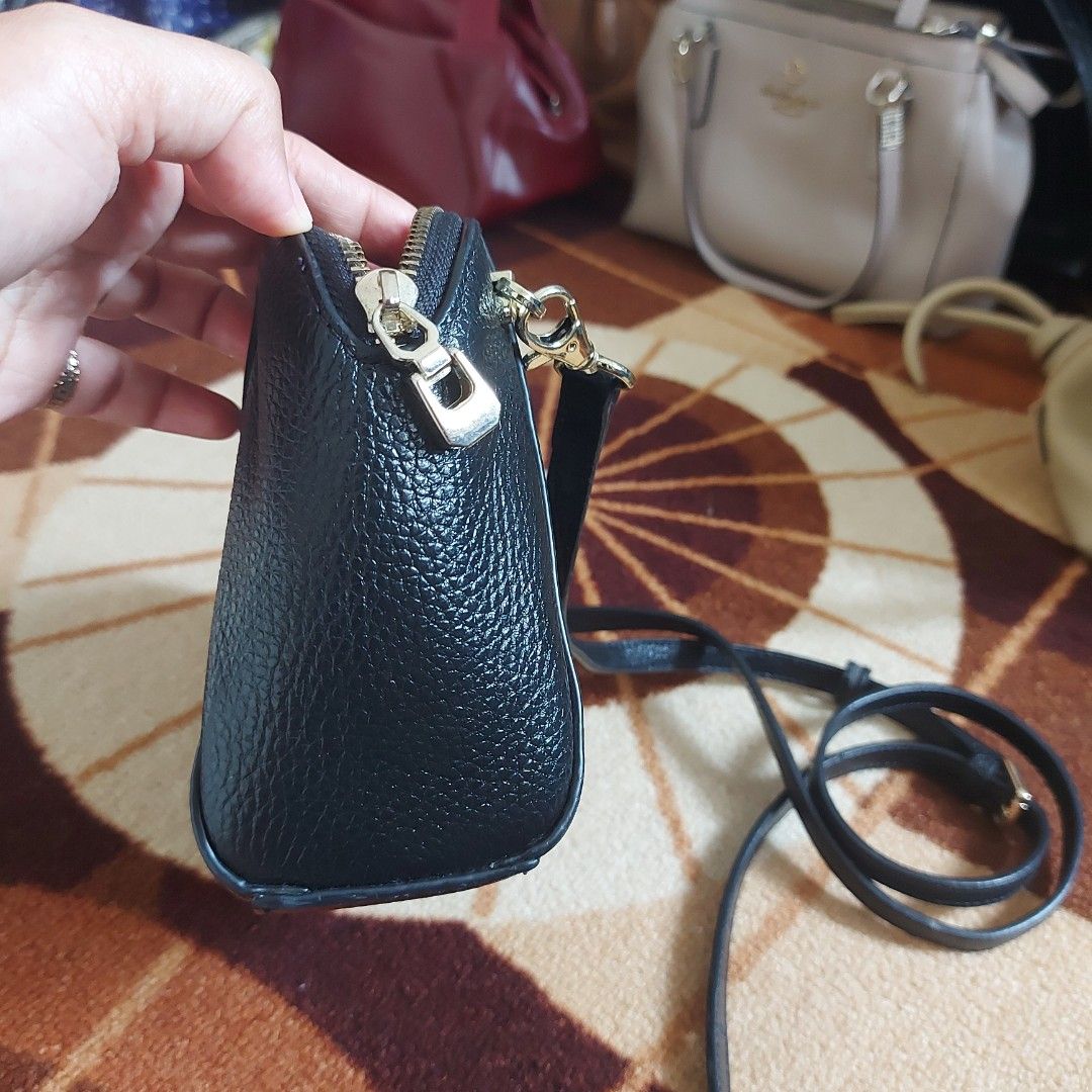 Sling Kulas Jon Louis, Fesyen Wanita, Tas & Dompet di Carousell