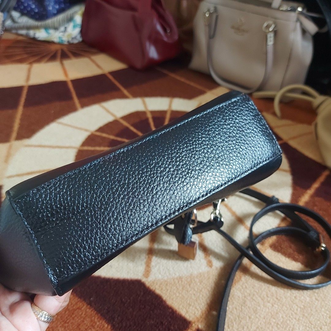 Sling Kulas Jon Louis, Fesyen Wanita, Tas & Dompet di Carousell