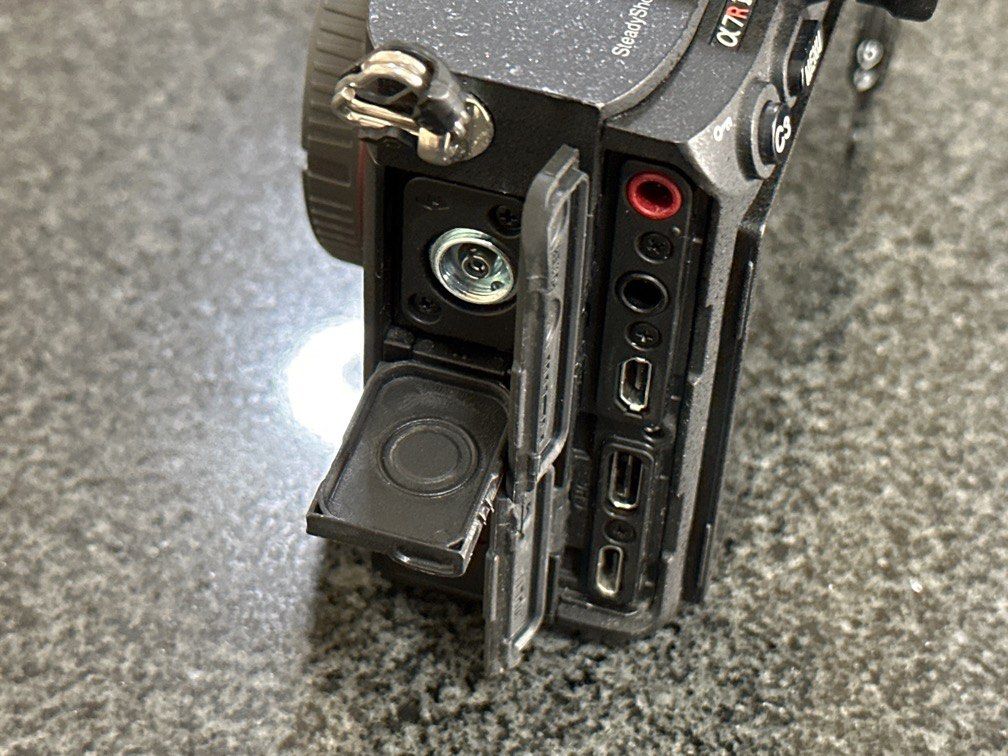 Sony A7R4A 61MP high resolution A7RIVA Like new Full frame E-mount mirrorless camera ...