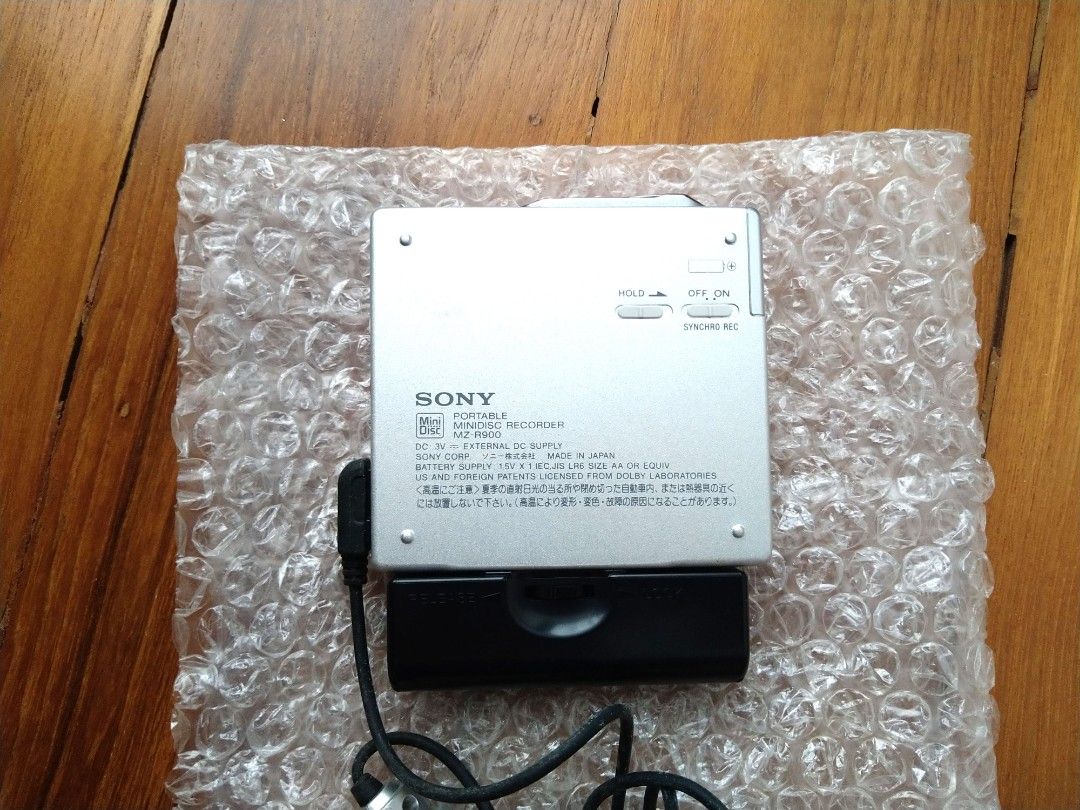 Sony MZ-R900 Minidisc Walkman Made in Japan, Audio, Portable Music ...