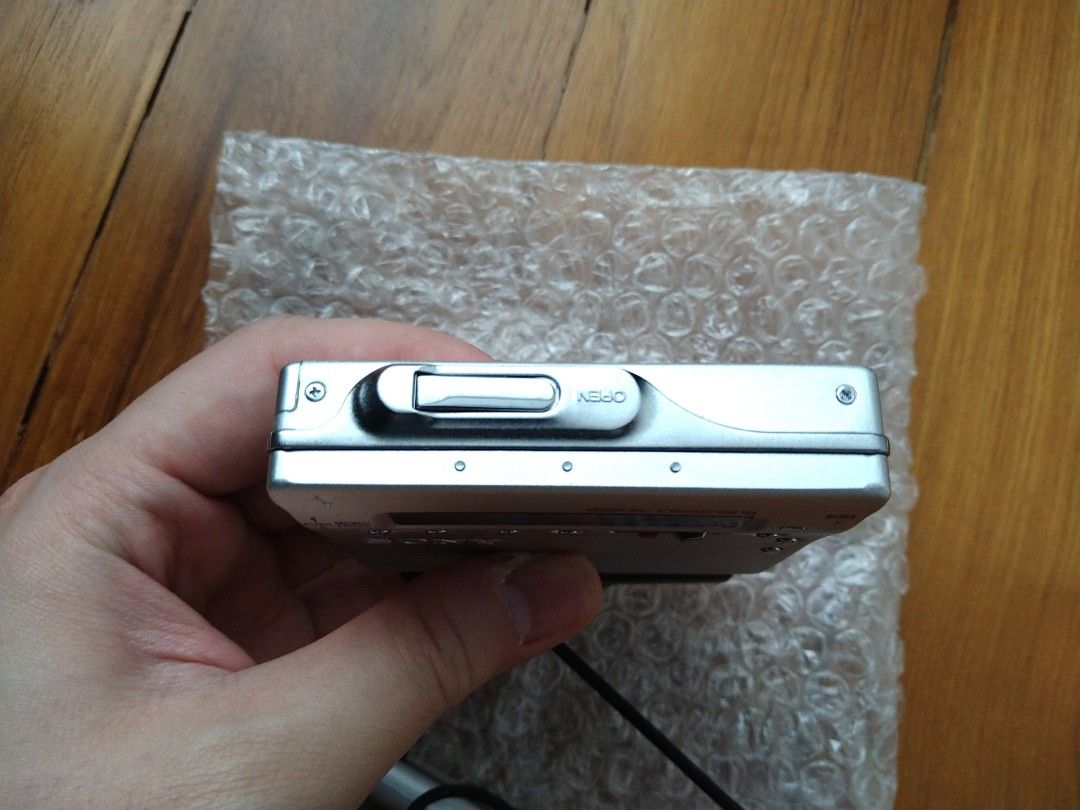 Sony MZ-R900 Minidisc Walkman Made in Japan, Audio, Portable Music ...