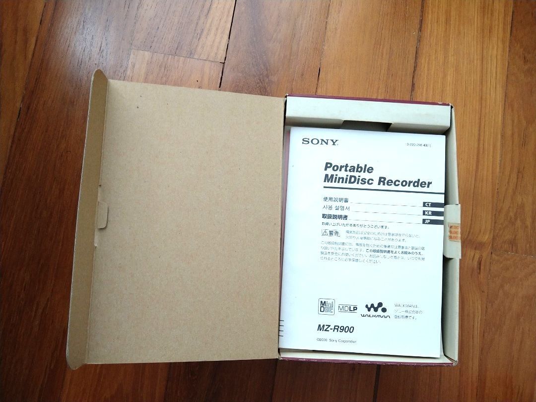 Sony MZ-R900 Minidisc Walkman Made in Japan, Audio, Portable Music ...