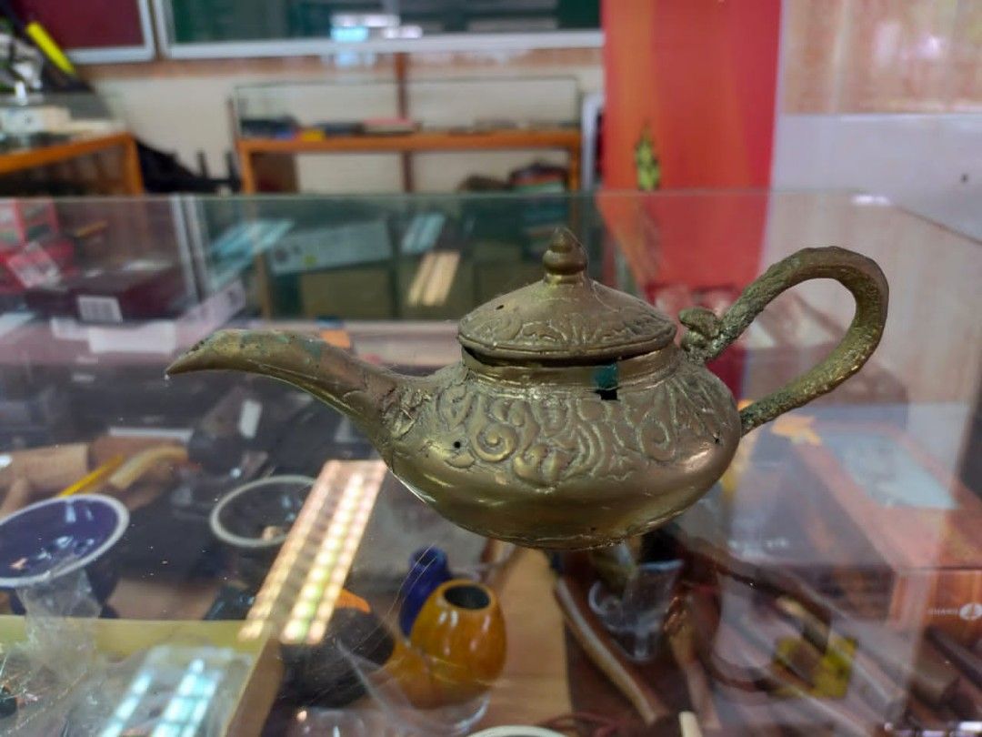TEKO TEMBAGA ALLADIN ANTIK BARANG PUSAKA, Hobbies & Toys, Collectibles & Memorabilia, Vintage ...