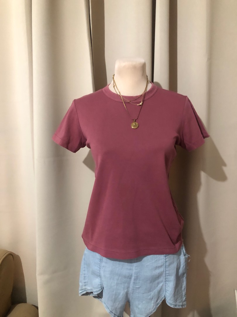 UNIQLO -basic, Women's Fashion, Tops, Shirts on Carousell