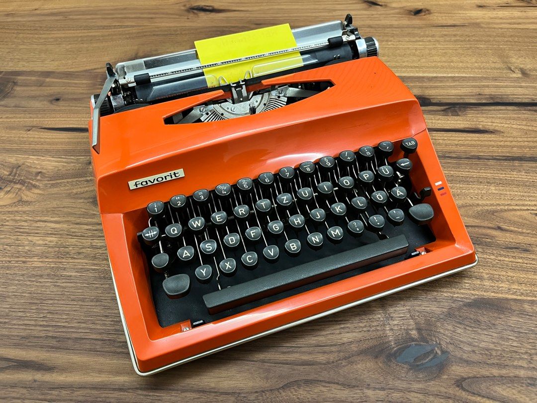 Vintage Favorit Typewriter in Orange, Hobbies & Toys, Memorabilia ...