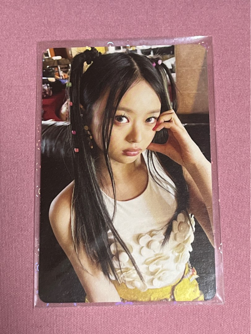 wts hanni newjeans official debut bag pc, Hobbies & Toys, Memorabilia ...