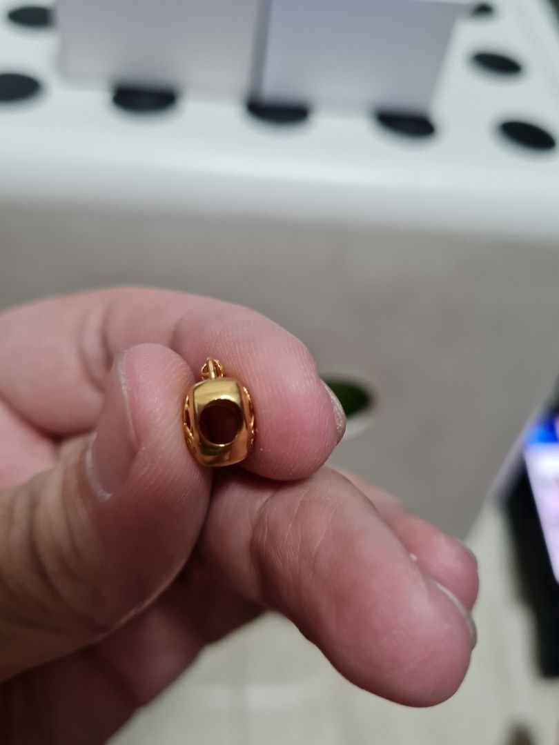 916 gold Love lock pandora charm 1.03g, Women's Fashion, Jewelry ...