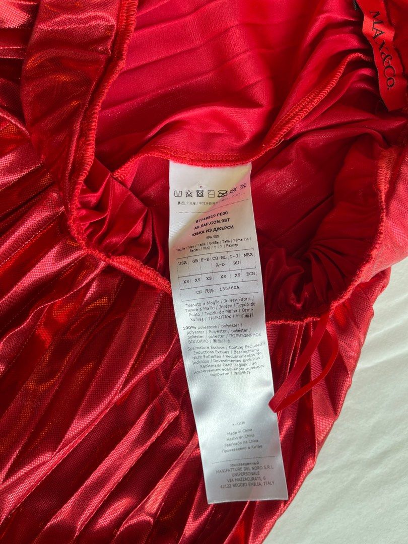 Authentic Max Mara skirt, Women's Fashion, Bottoms, Skirts on Carousell