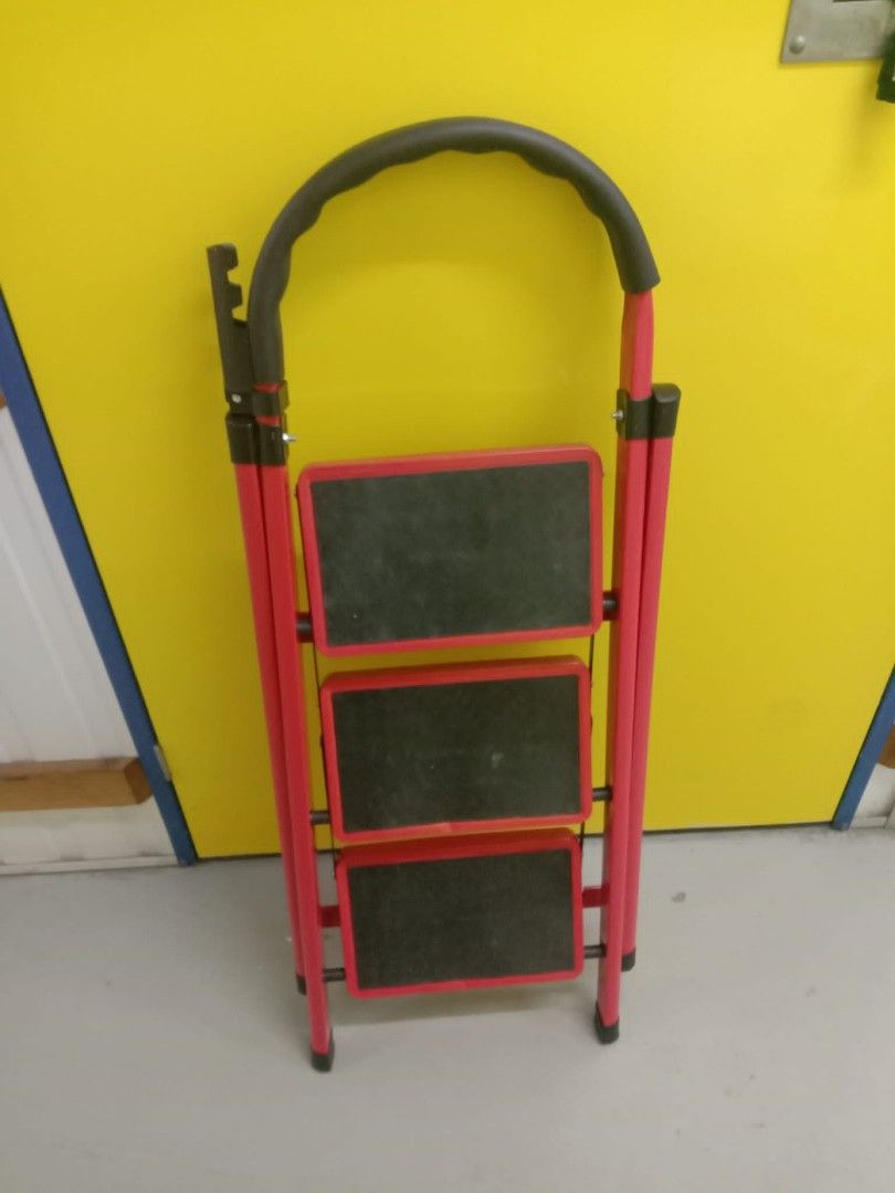Bright RED Ladder / Steps, Sturdy & Portable, Furniture & Home Living ...