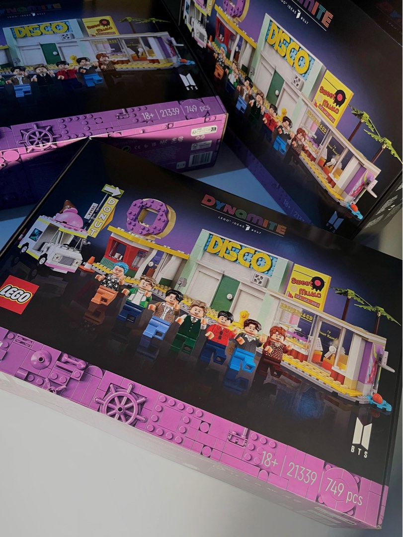 BTS LEGO IDEAS 21339 LEGO X BTS Dynamite, Desain & Kerajinan Tangan ...