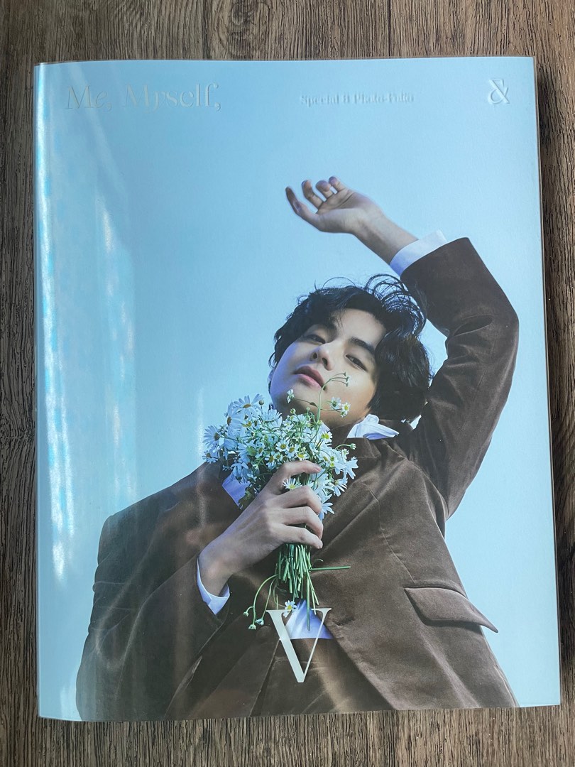 BTS V Taehyung Photofolio (Unsealed), Hobbies & Toys, Memorabilia ...
