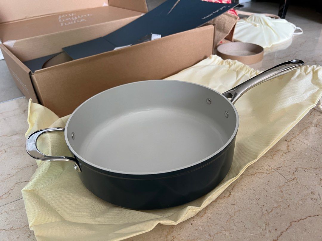 Induction non stick frying pan Cosmo 28cm, Furniture & Home Living, Kitchenware & Tableware ...