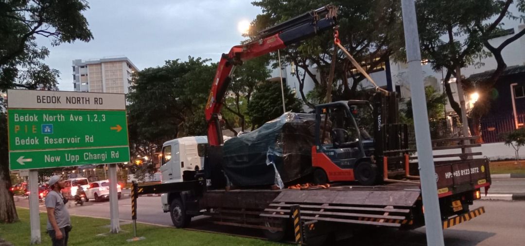 Crane lorry transport / crane lorry service / Crane truck transport / heavy equipment ...