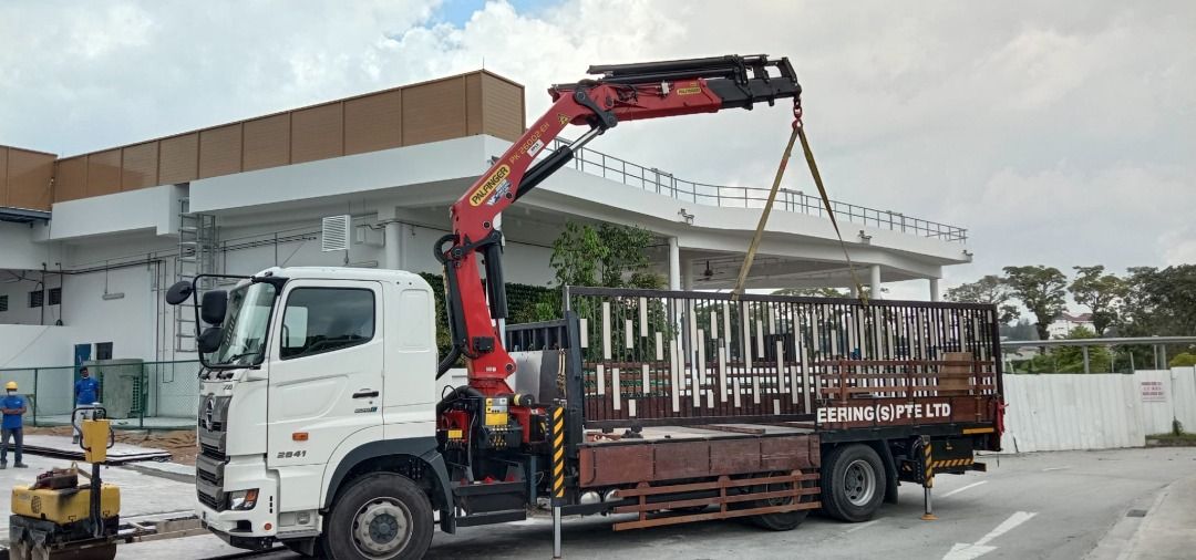 Crane lorry transport / crane lorry service / Crane truck transport / heavy equipment ...
