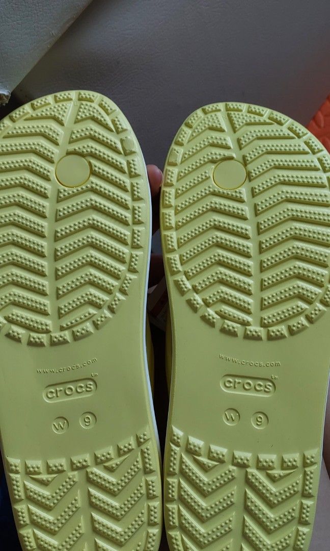 Crocs W9 Crocband Bleach Dye Yellow Flip, Women's Fashion, Footwear ...